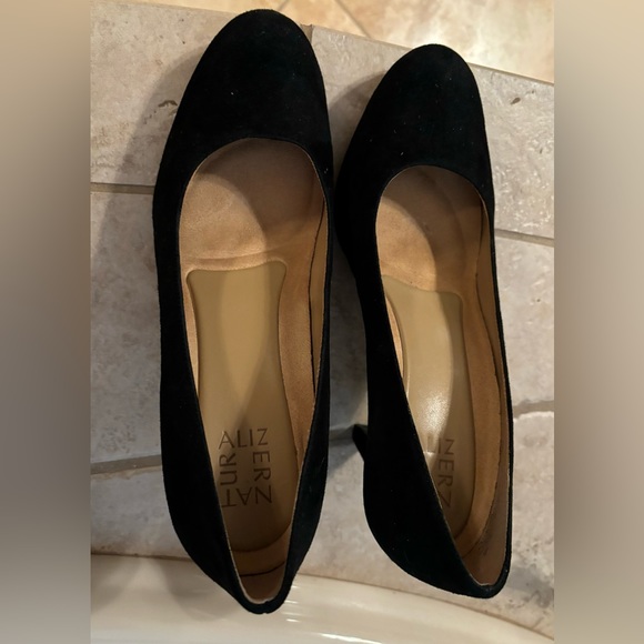Naturalizer | Shoes | Naturalizer Michelle Black Suede Pumps 9m New ...
